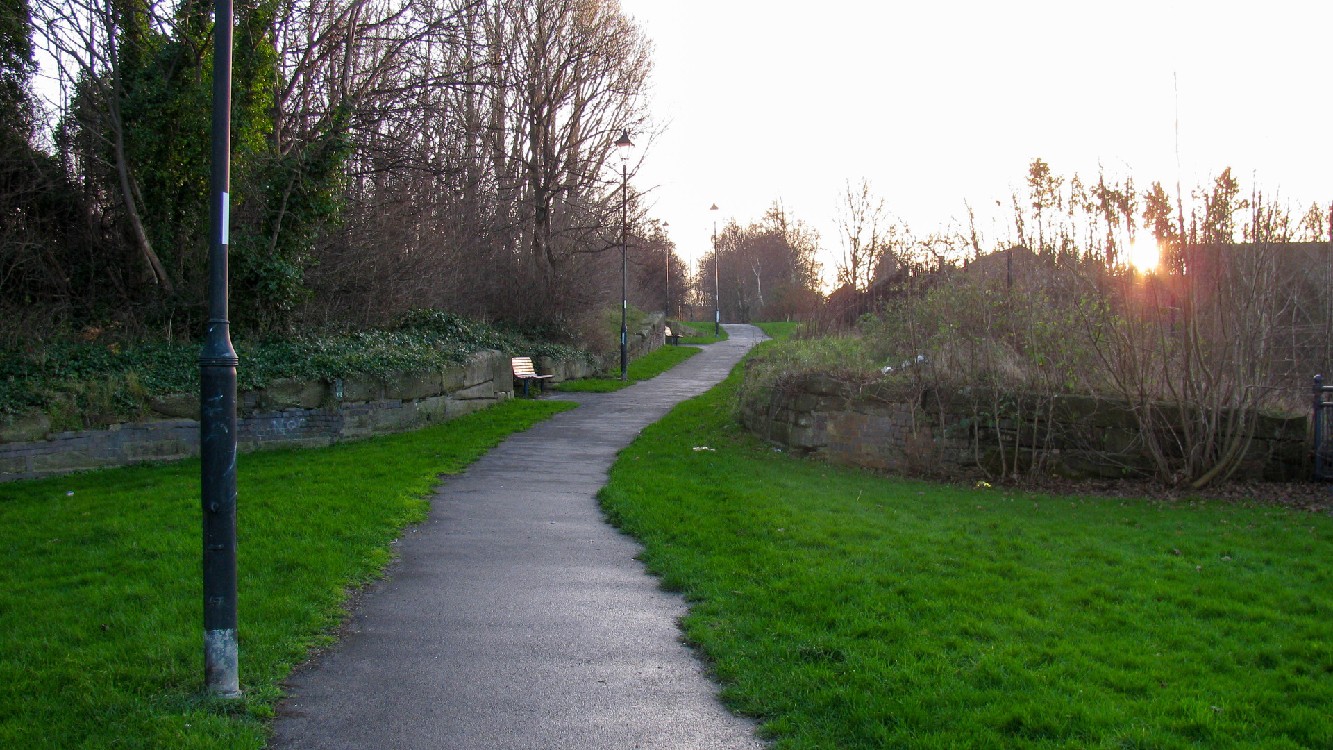 Looking up Runcorn Old Locks - Waterway Routes