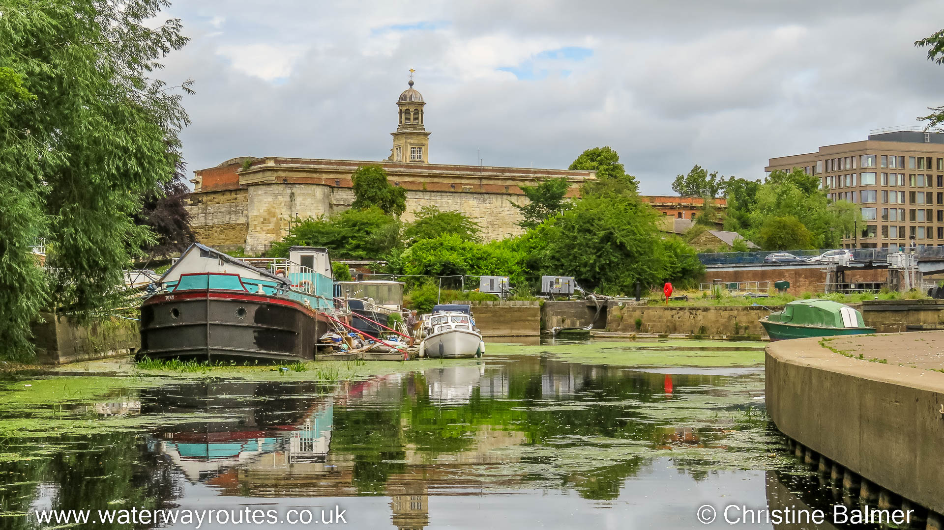 The basin and Castle Mills Lock in York - Waterway Routes
