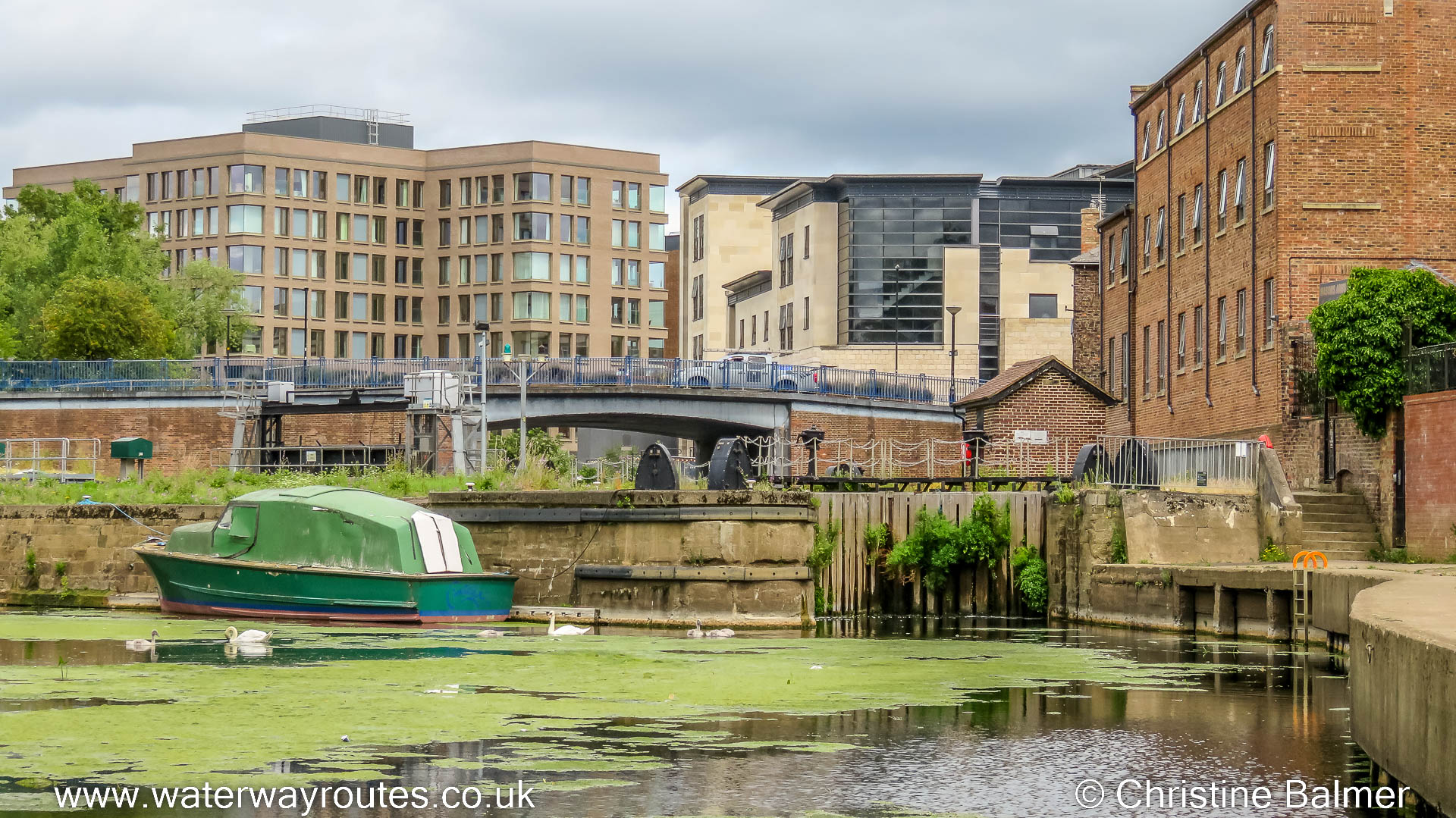 The basin and Castle Mills Lock in York - Waterway Routes