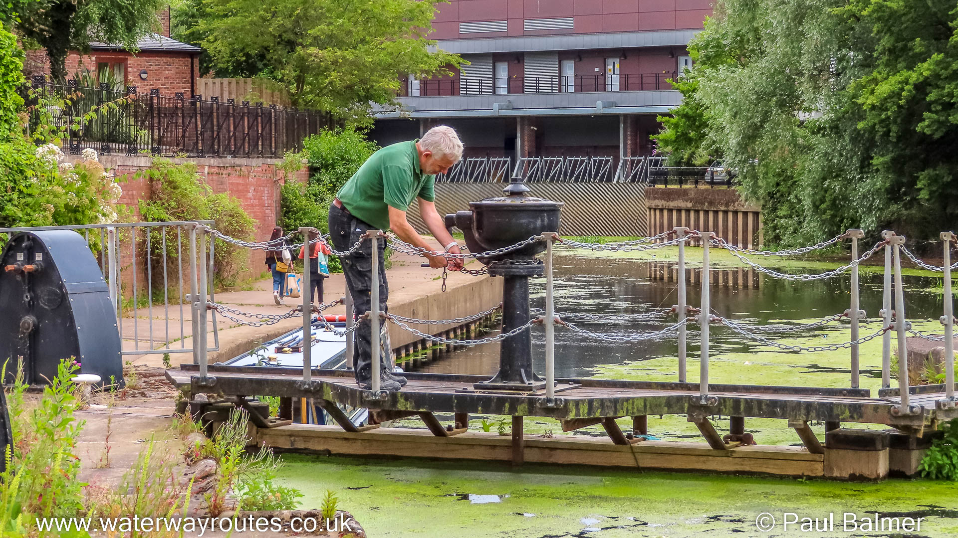 Emptying Castle Mills Lock - Waterway Routes