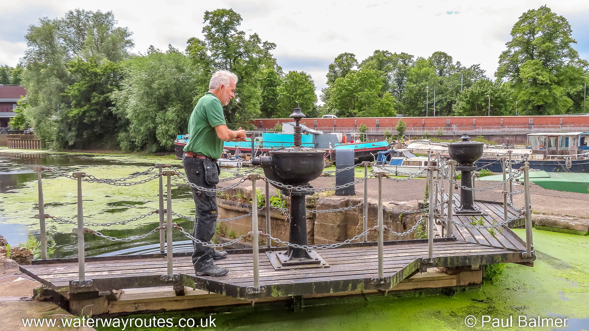 Emptying Castle Mills Lock - Waterway Routes