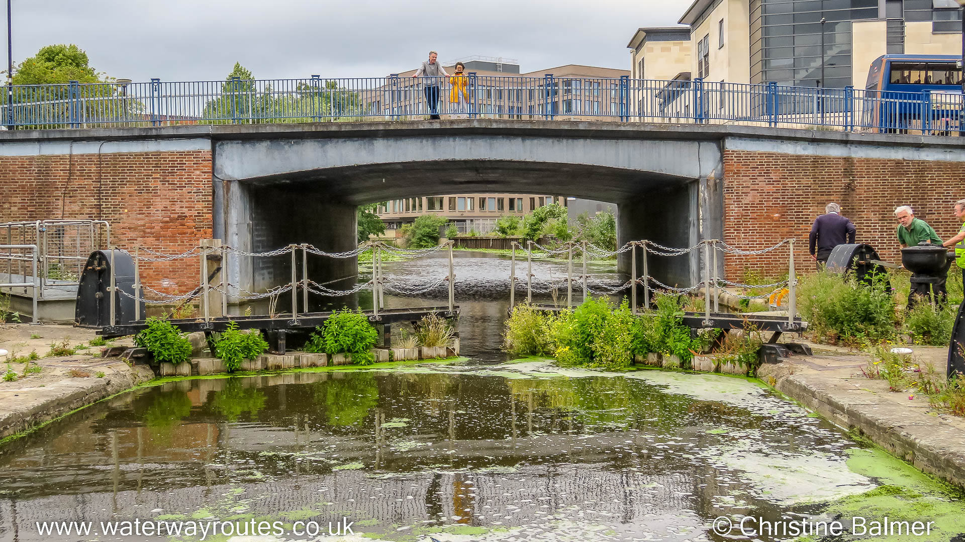 Ascending Castle Mills Lock in York - Waterway Routes