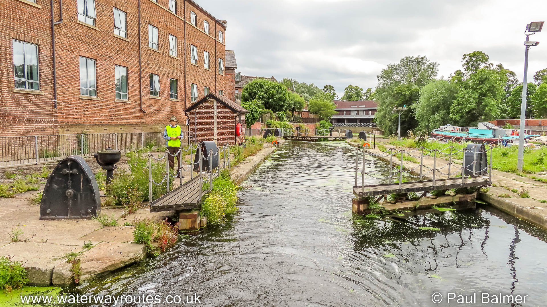Ascending Castle Mills Lock in York - Waterway Routes
